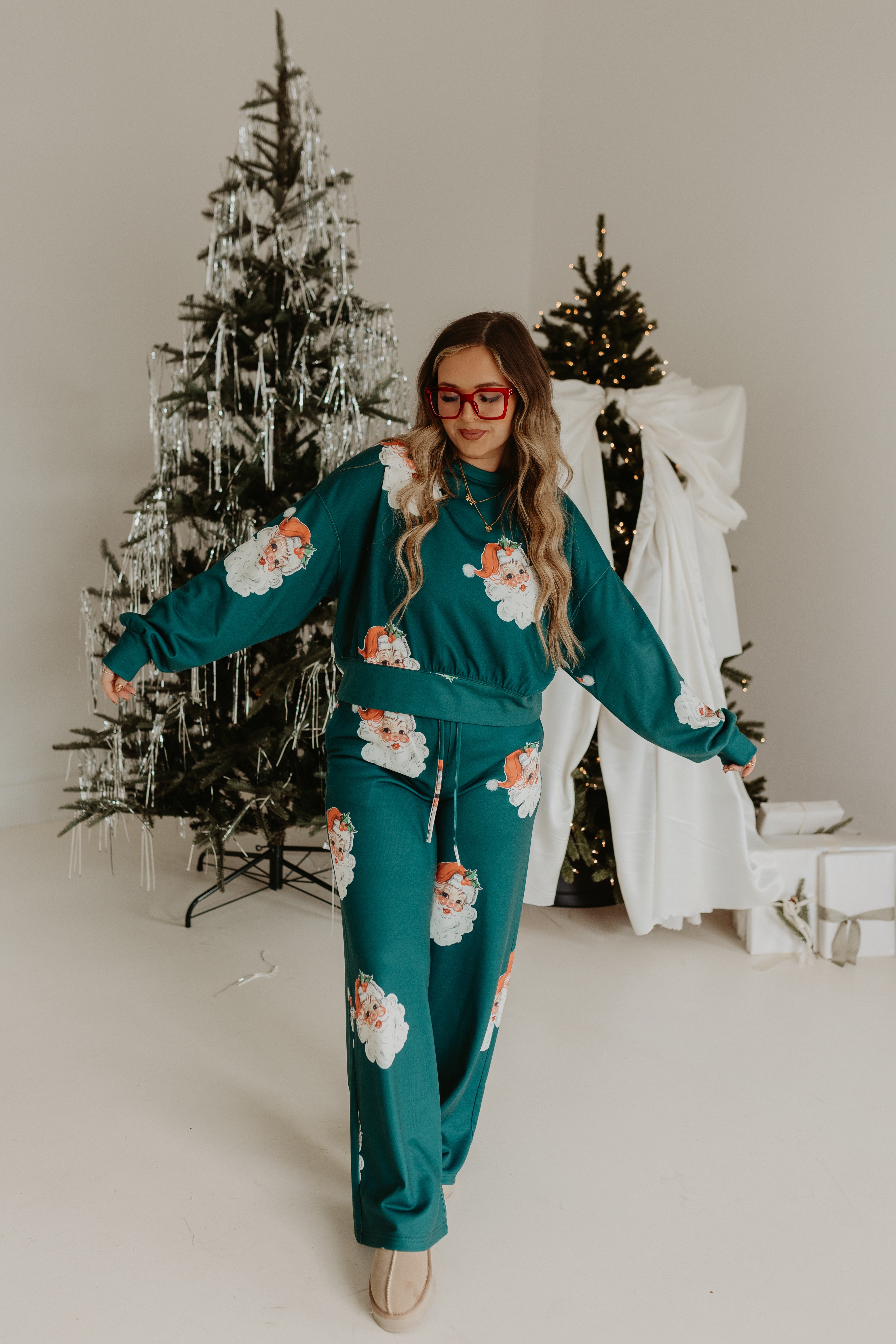 CUTIE SANTA TOP – Bourbon & Belles Boutique